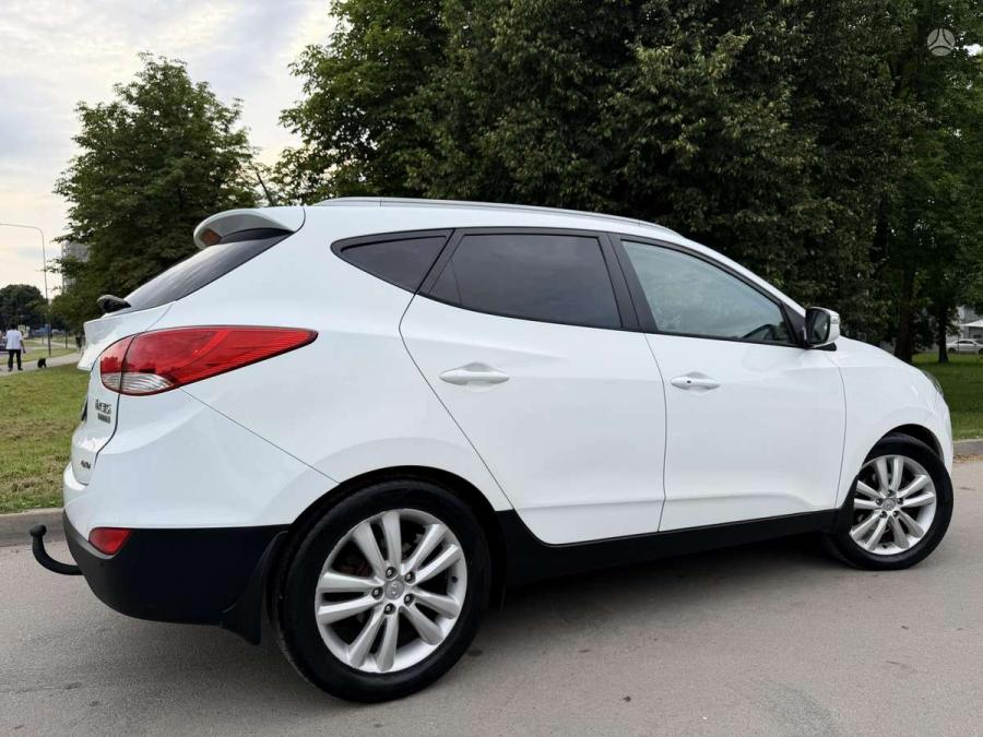 White Hyundai ix35 2011 in Kaunas, with an engine capacity of 2.00 L and mileage of 185 thousand km for 5500 €, photo 22 on AUTOMOTO.COM.LV