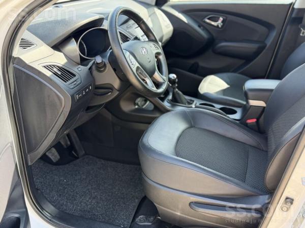 Balts Hyundai ix35 2011 Rīga, ar dzinēja tilpumu 2.00 L un nobraukumu 200 tūkst. km par 6150 €, foto 7 vietnē AUTOMOTO.COM.LV