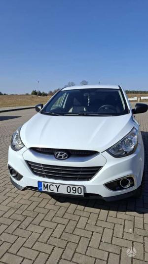 Balts Hyundai ix35 2011 Druskininkai, ar dzinēja tilpumu 1.69 L un nobraukumu 322 tūkst. km par 4800 €, foto  vietnē AUTOMOTO.COM.LV