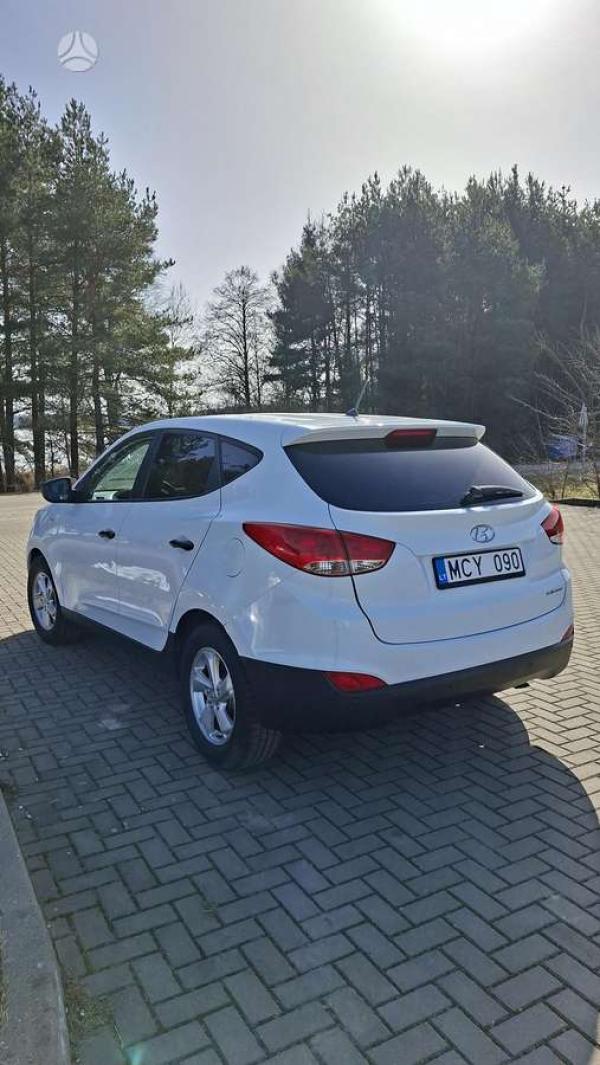 Balts Hyundai ix35 2011 Druskininkai, ar dzinēja tilpumu 1.69 L un nobraukumu 322 tūkst. km par 4800 €, foto 3 vietnē AUTOMOTO.COM.LV