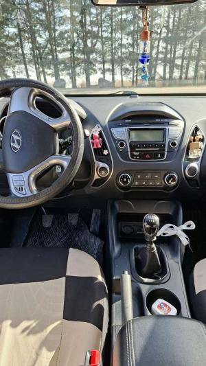 Balts Hyundai ix35 2011 Druskininkai, ar dzinēja tilpumu 1.69 L un nobraukumu 322 tūkst. km par 4800 €, foto 5 vietnē AUTOMOTO.COM.LV