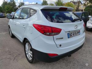 Balts Hyundai ix35 2011 Panevēža, ar dzinēja tilpumu 2.00 L un nobraukumu 288 tūkst. km par 5400 €, foto 12 vietnē AUTOMOTO.COM.LV