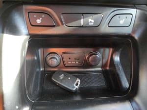 Balts Hyundai ix35 2011 Panevēža, ar dzinēja tilpumu 2.00 L un nobraukumu 288 tūkst. km par 5400 €, foto 25 vietnē AUTOMOTO.COM.LV