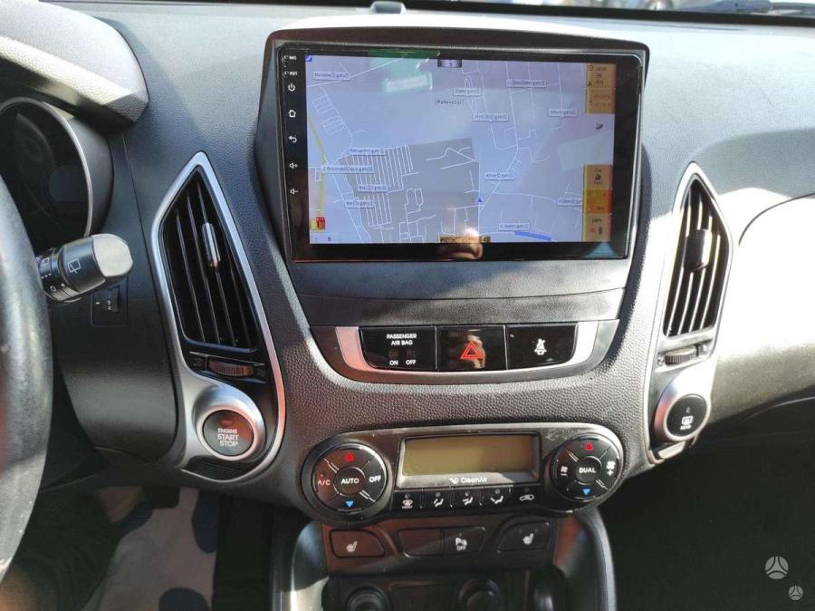 Balts Hyundai ix35 2011 Panevēža, ar dzinēja tilpumu 2.00 L un nobraukumu 288 tūkst. km par 5400 €, foto 27 vietnē AUTOMOTO.COM.LV