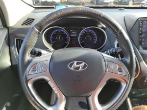 Balts Hyundai ix35 2011 Panevēža, ar dzinēja tilpumu 2.00 L un nobraukumu 288 tūkst. km par 5400 €, foto 29 vietnē AUTOMOTO.COM.LV