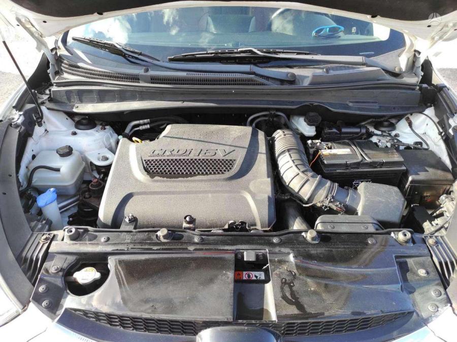 Balts Hyundai ix35 2011 Panevēža, ar dzinēja tilpumu 2.00 L un nobraukumu 288 tūkst. km par 5400 €, foto 35 vietnē AUTOMOTO.COM.LV