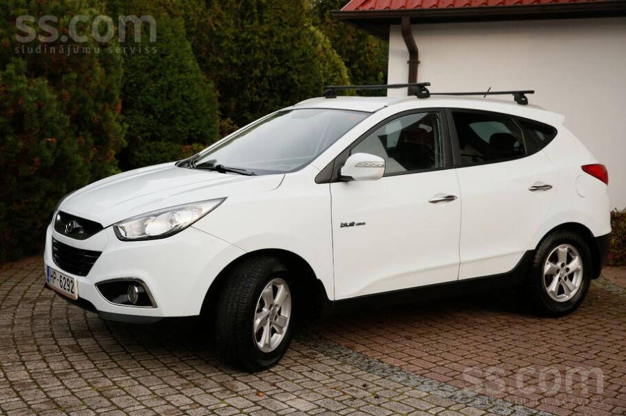 Balts Hyundai ix35 2011 Rīga, ar dzinēja tilpumu 1.70 L un nobraukumu 243 tūkst. km par 5700 €, foto 1 vietnē AUTOMOTO.COM.LV