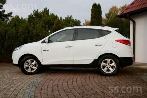 Balts Hyundai ix35 2011 Rīga, ar dzinēja tilpumu 1.70 L un nobraukumu 243 tūkst. km par 5700 €, foto 3 vietnē AUTOMOTO.COM.LV