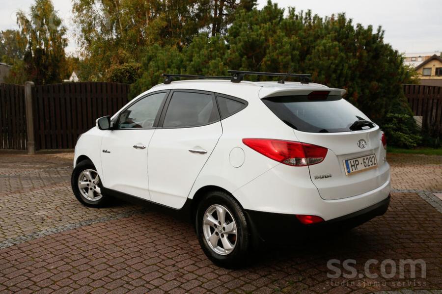 Balts Hyundai ix35 2011 Rīga, ar dzinēja tilpumu 1.70 L un nobraukumu 243 tūkst. km par 5700 €, foto 7 vietnē AUTOMOTO.COM.LV