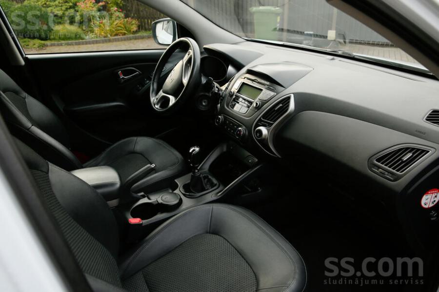 Balts Hyundai ix35 2011 Rīga, ar dzinēja tilpumu 1.70 L un nobraukumu 243 tūkst. km par 5700 €, foto 8 vietnē AUTOMOTO.COM.LV