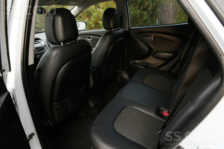 Balts Hyundai ix35 2011 Rīga, ar dzinēja tilpumu 1.70 L un nobraukumu 243 tūkst. km par 5700 €, foto 11 vietnē AUTOMOTO.COM.LV