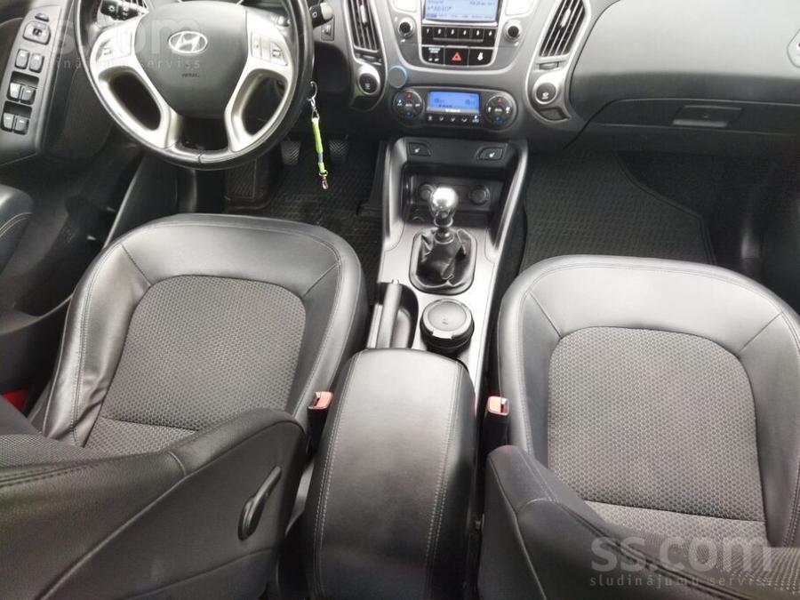 Balts Hyundai ix35 2012 Rīga, ar dzinēja tilpumu 2.00 L un nobraukumu 103 tūkst. km par 6400 €, foto 3 vietnē AUTOMOTO.COM.LV