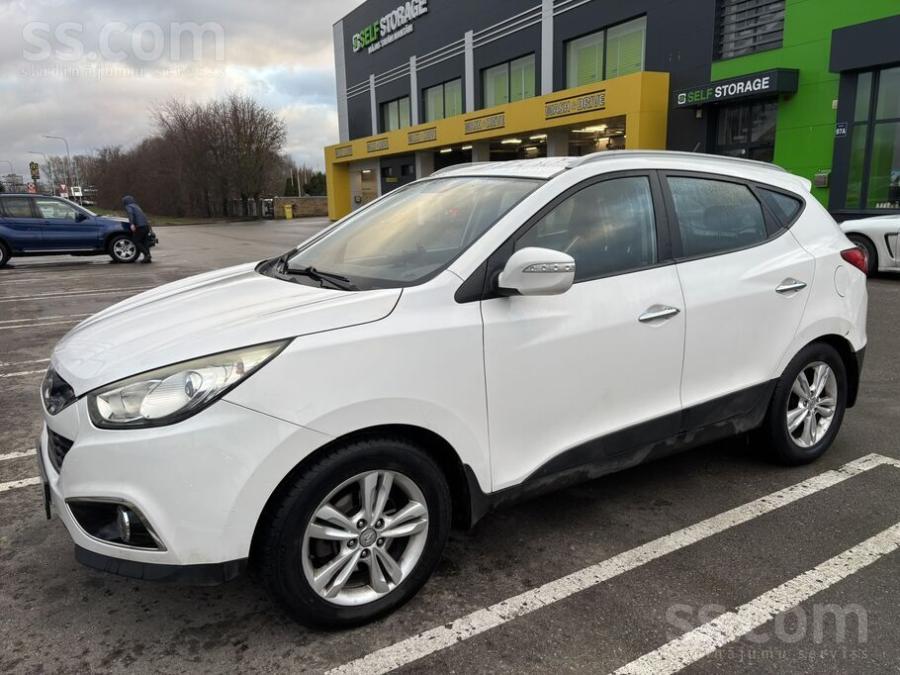Balts Hyundai ix35 2012 Rīga, ar dzinēja tilpumu 2.00 L un nobraukumu 230 tūkst. km par 4800 €, foto 2 vietnē AUTOMOTO.COM.LV