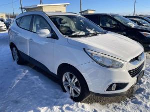 White Hyundai ix35 2012 in Panevezys, with an engine capacity of 1.69 L and mileage of 190 thousand km for 5200 €, photo 3 on AUTOMOTO.COM.LV