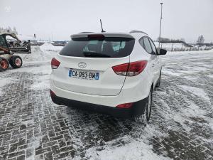 White Hyundai ix35 2012 in Taurage, with an engine capacity of 1.70 L and mileage of 159 thousand km for 5900 €, photo 10 on AUTOMOTO.COM.LV