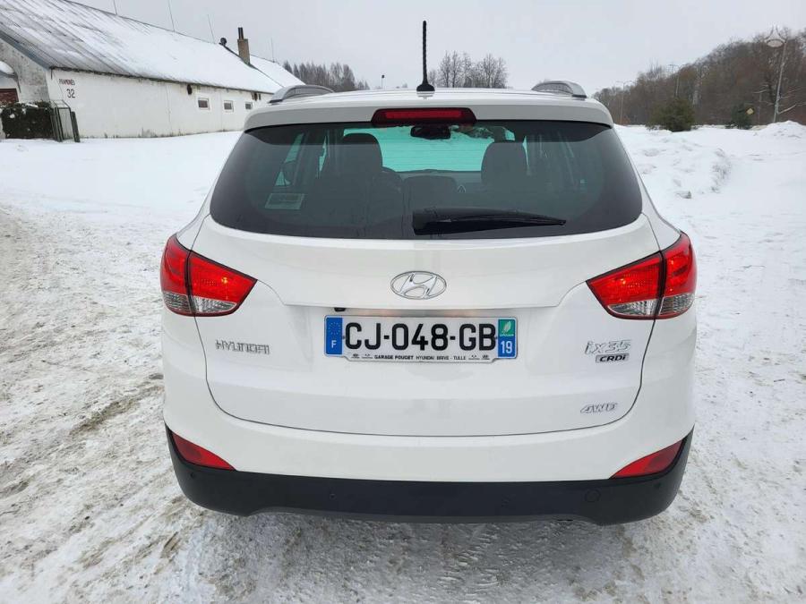 Balts Hyundai ix35 2012 Tauragė, ar dzinēja tilpumu 2.00 L un nobraukumu 235 tūkst. km par 5500 €, foto 4 vietnē AUTOMOTO.COM.LV