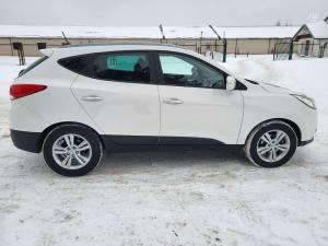 Balts Hyundai ix35 2012 Tauragė, ar dzinēja tilpumu 2.00 L un nobraukumu 235 tūkst. km par 5500 €, foto 8 vietnē AUTOMOTO.COM.LV