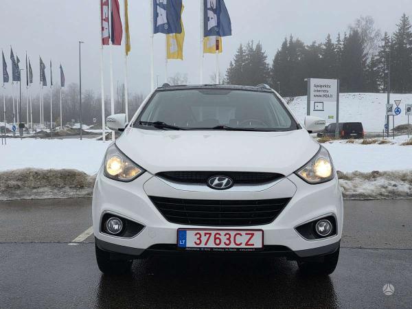Balts Hyundai ix35 2012 Viļņa, ar dzinēja tilpumu 2.00 L un nobraukumu 223 tūkst. km par 4850 €, foto 2 vietnē AUTOMOTO.COM.LV