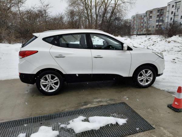 Balts Hyundai ix35 2012 Ukmergė, ar dzinēja tilpumu 1.69 L un nobraukumu 153 tūkst. km par 4900 €, foto 6 vietnē AUTOMOTO.COM.LV