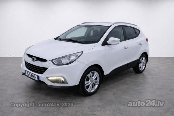 White Hyundai ix35 2012 in Tartu, with an engine capacity of 2.00 L and mileage of 308 thousand km for 5980 €, photo 3 on AUTOMOTO.COM.LV