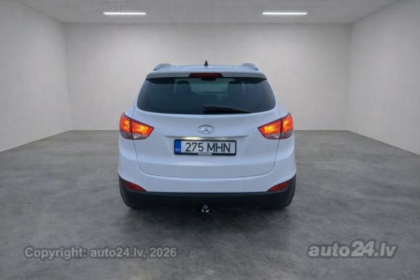 White Hyundai ix35 2012 in Tartu, with an engine capacity of 2.00 L and mileage of 308 thousand km for 5980 €, photo 9 on AUTOMOTO.COM.LV