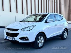 Balts Hyundai ix35 2012 Tallina, ar dzinēja tilpumu 1.70 L un nobraukumu 250 tūkst. km par 5500 €, foto  vietnē AUTOMOTO.COM.LV