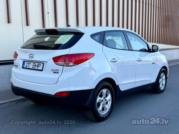 Balts Hyundai ix35 2012 Tallina, ar dzinēja tilpumu 1.70 L un nobraukumu 250 tūkst. km par 5500 €, foto 2 vietnē AUTOMOTO.COM.LV
