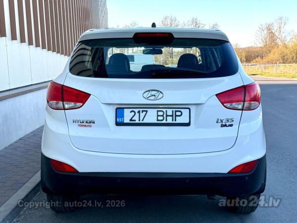 Balts Hyundai ix35 2012 Tallina, ar dzinēja tilpumu 1.70 L un nobraukumu 250 tūkst. km par 5500 €, foto 5 vietnē AUTOMOTO.COM.LV