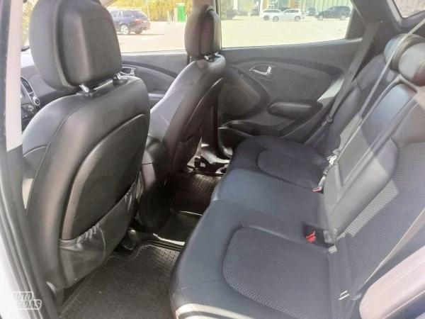Balts Hyundai ix35 2012 Šauļi, ar dzinēja tilpumu 2.00 L un nobraukumu 230 tūkst. km par 6300 €, foto 7 vietnē AUTOMOTO.COM.LV