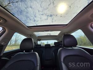 White Hyundai ix35 2012 in Riga, with an engine capacity of 2.00 L and mileage of 225 thousand km for 4400 €, photo 13 on AUTOMOTO.COM.LV