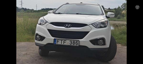 Balts Hyundai ix35 2012 Viļņa, ar dzinēja tilpumu 2.00 L un nobraukumu 160 tūkst. km par 6990 €, foto 1 vietnē AUTOMOTO.COM.LV