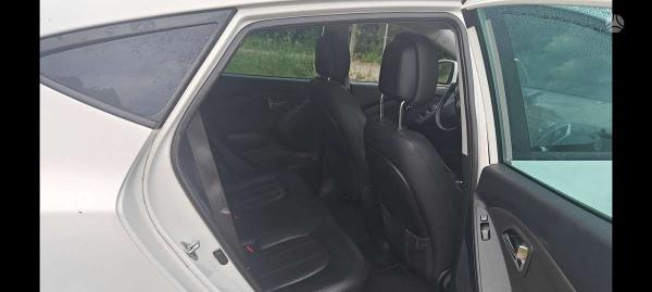 Balts Hyundai ix35 2012 Viļņa, ar dzinēja tilpumu 2.00 L un nobraukumu 160 tūkst. km par 6990 €, foto 7 vietnē AUTOMOTO.COM.LV