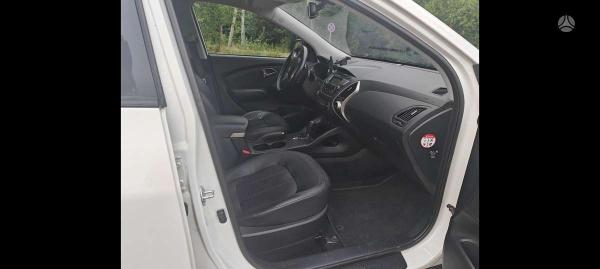 Balts Hyundai ix35 2012 Viļņa, ar dzinēja tilpumu 2.00 L un nobraukumu 160 tūkst. km par 6990 €, foto 8 vietnē AUTOMOTO.COM.LV