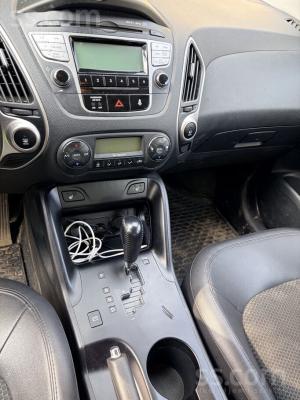 Balts Hyundai ix35 2012 Rīga, ar dzinēja tilpumu 2.00 L un nobraukumu 241 tūkst. km par 3400 €, foto 6 vietnē AUTOMOTO.COM.LV