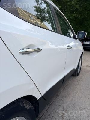 Balts Hyundai ix35 2012 Rīga, ar dzinēja tilpumu 2.00 L un nobraukumu 241 tūkst. km par 3400 €, foto 11 vietnē AUTOMOTO.COM.LV