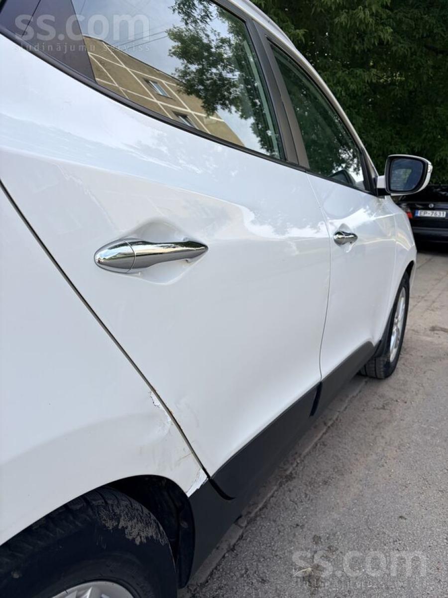 Balts Hyundai ix35 2012 Rīga, ar dzinēja tilpumu 2.00 L un nobraukumu 241 tūkst. km par 3400 €, foto 11 vietnē AUTOMOTO.COM.LV