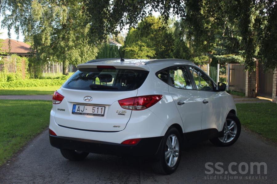 Balts Hyundai ix35 2012 Rīga, ar dzinēja tilpumu 2.00 L un nobraukumu 240 tūkst. km par 5700 €, foto 8 vietnē AUTOMOTO.COM.LV