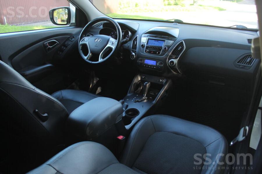 Balts Hyundai ix35 2012 Rīga, ar dzinēja tilpumu 2.00 L un nobraukumu 240 tūkst. km par 5700 €, foto 20 vietnē AUTOMOTO.COM.LV