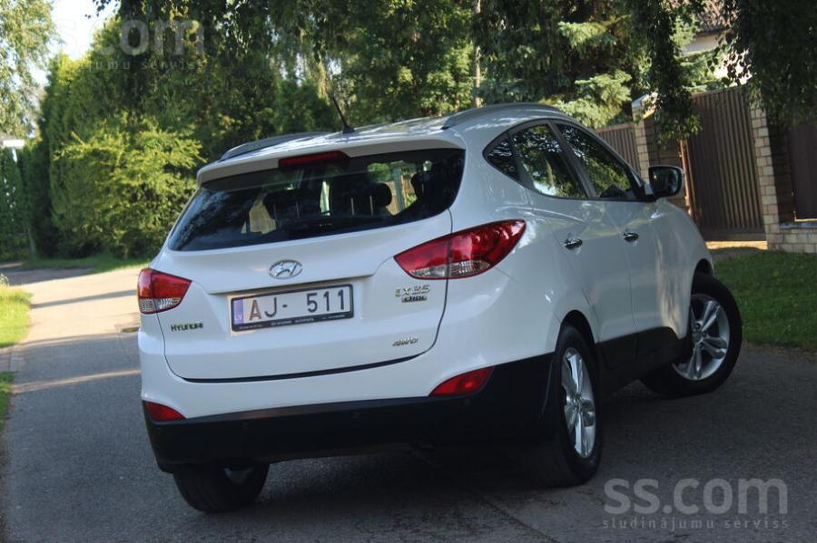 Balts Hyundai ix35 2012 Rīga, ar dzinēja tilpumu 2.00 L un nobraukumu 240 tūkst. km par 5700 €, foto 19 vietnē AUTOMOTO.COM.LV