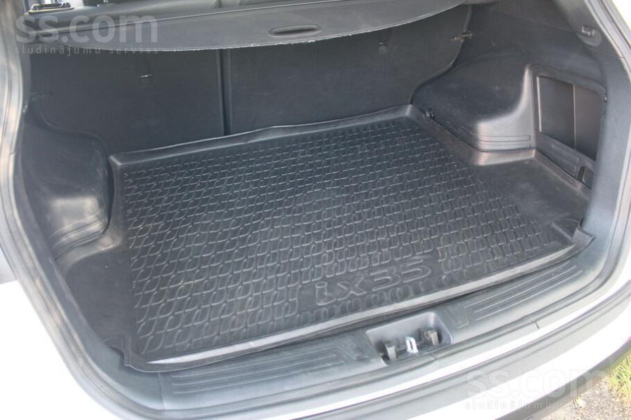 Balts Hyundai ix35 2012 Rīga, ar dzinēja tilpumu 2.00 L un nobraukumu 240 tūkst. km par 5700 €, foto 32 vietnē AUTOMOTO.COM.LV
