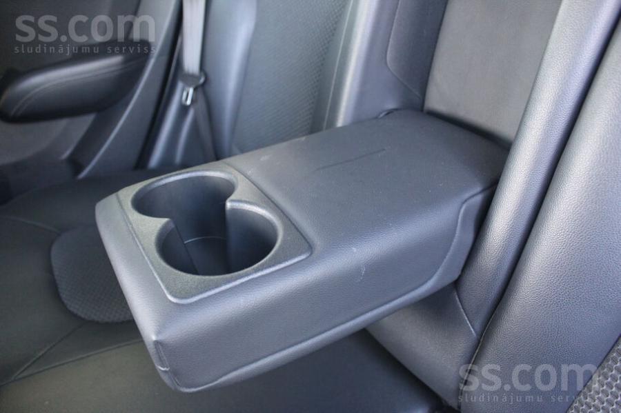 Balts Hyundai ix35 2012 Rīga, ar dzinēja tilpumu 2.00 L un nobraukumu 240 tūkst. km par 5700 €, foto 31 vietnē AUTOMOTO.COM.LV