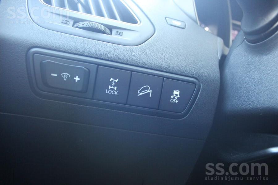 Balts Hyundai ix35 2012 Rīga, ar dzinēja tilpumu 2.00 L un nobraukumu 240 tūkst. km par 5700 €, foto 44 vietnē AUTOMOTO.COM.LV