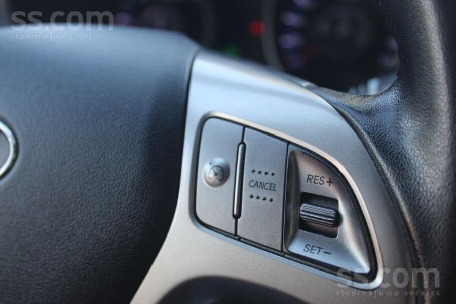 Balts Hyundai ix35 2012 Rīga, ar dzinēja tilpumu 2.00 L un nobraukumu 240 tūkst. km par 5700 €, foto 50 vietnē AUTOMOTO.COM.LV