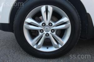 Balts Hyundai ix35 2012 Rīga, ar dzinēja tilpumu 2.00 L un nobraukumu 240 tūkst. km par 5700 €, foto 60 vietnē AUTOMOTO.COM.LV