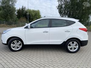 Balts Hyundai ix35 2012 Marijampole, ar dzinēja tilpumu 2.00 L un nobraukumu 210 tūkst. km par 6300 €, foto 5 vietnē AUTOMOTO.COM.LV