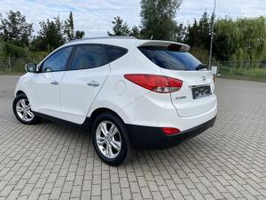 Balts Hyundai ix35 2012 Marijampole, ar dzinēja tilpumu 2.00 L un nobraukumu 210 tūkst. km par 6300 €, foto 6 vietnē AUTOMOTO.COM.LV
