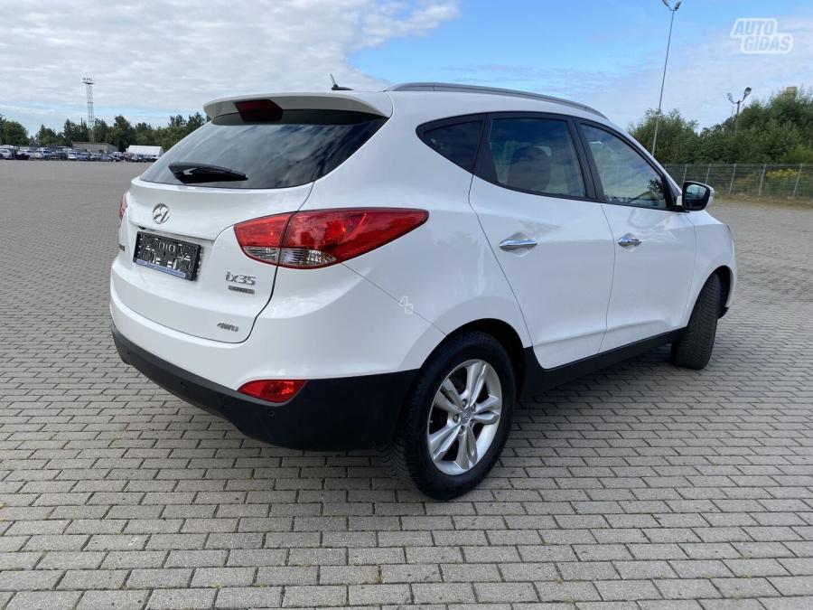 Balts Hyundai ix35 2012 Marijampole, ar dzinēja tilpumu 2.00 L un nobraukumu 210 tūkst. km par 6300 €, foto 8 vietnē AUTOMOTO.COM.LV