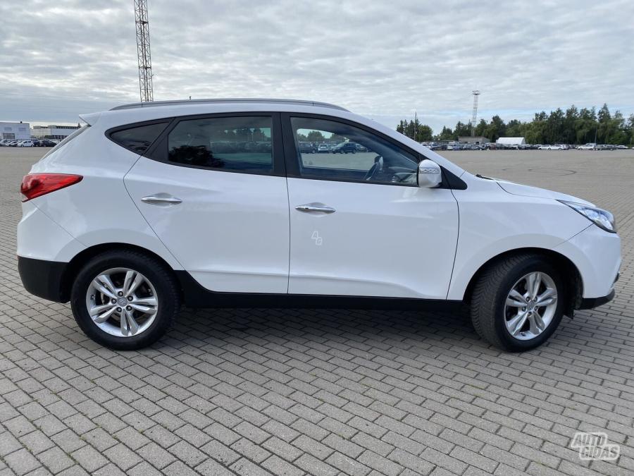 Balts Hyundai ix35 2012 Marijampole, ar dzinēja tilpumu 2.00 L un nobraukumu 210 tūkst. km par 6300 €, foto 9 vietnē AUTOMOTO.COM.LV