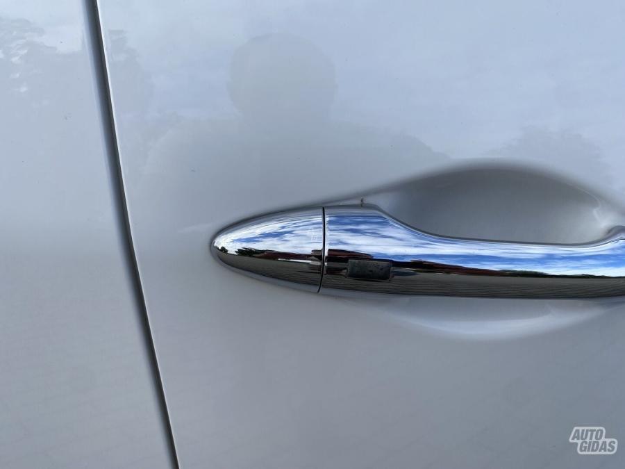 Balts Hyundai ix35 2012 Marijampole, ar dzinēja tilpumu 2.00 L un nobraukumu 210 tūkst. km par 6300 €, foto 10 vietnē AUTOMOTO.COM.LV