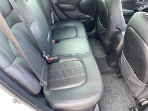 Balts Hyundai ix35 2012 Marijampole, ar dzinēja tilpumu 2.00 L un nobraukumu 210 tūkst. km par 6300 €, foto 12 vietnē AUTOMOTO.COM.LV